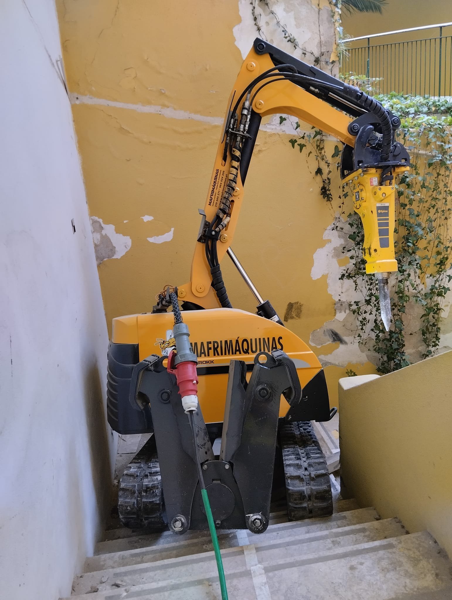 TOTAL Demolition & Strip Out Contractors in Birmingham